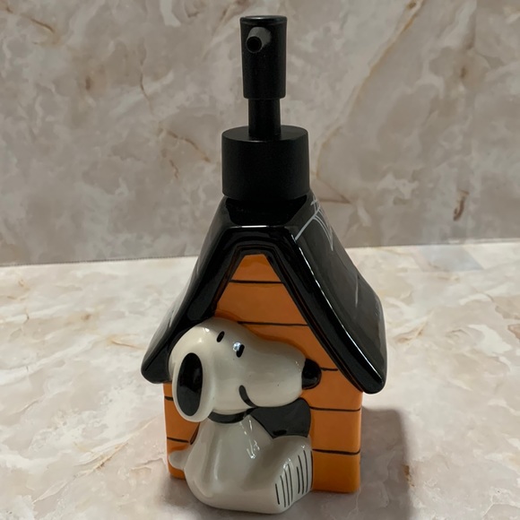 Peanuts | Bath | Peanuts Snoopy Halloween Theme Lotionsoap Dispenser ...
